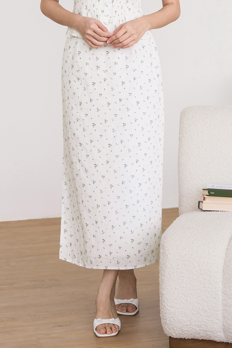 Clover Side Slit Midaxi Skirt (Cornflower Garden) | Dear Lyla